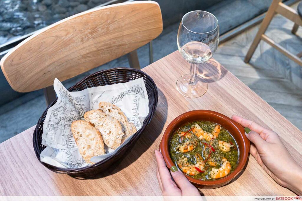 JAPAN RAIL CAFE Has Fresh Oysters And Famous Sakes In Tanjong Pagar ...