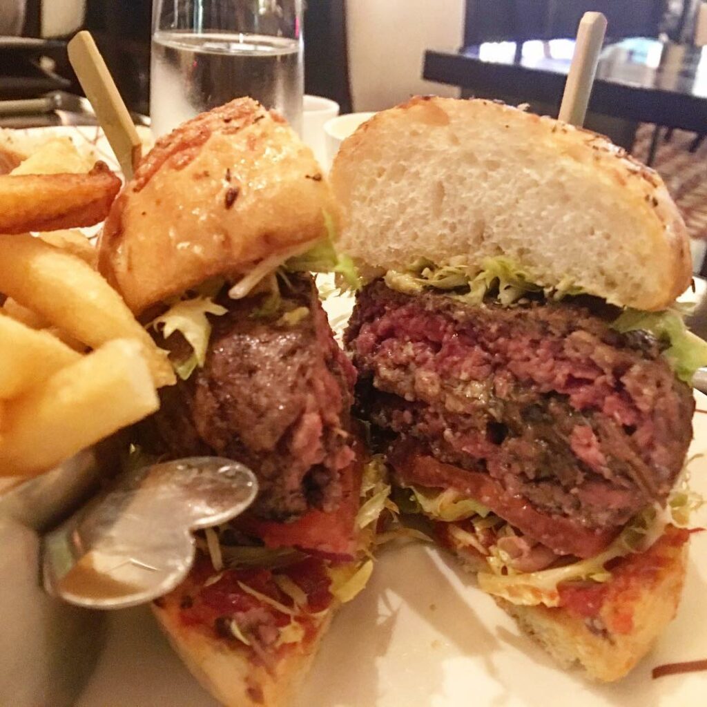 10 Crazy Creative Burgers If Macs Is Too Mainstream For You - Eatbook ...