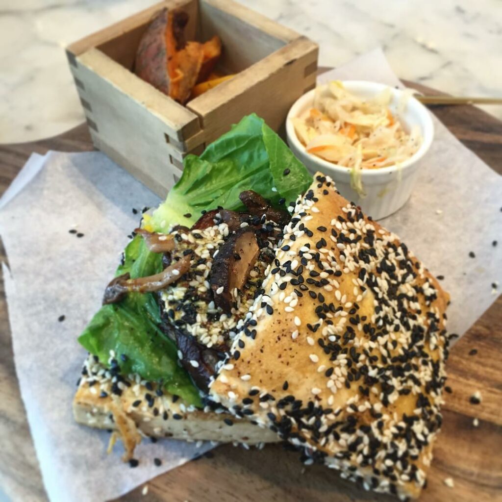 10 Crazy Creative Burgers If Macs Is Too Mainstream For You - Eatbook ...