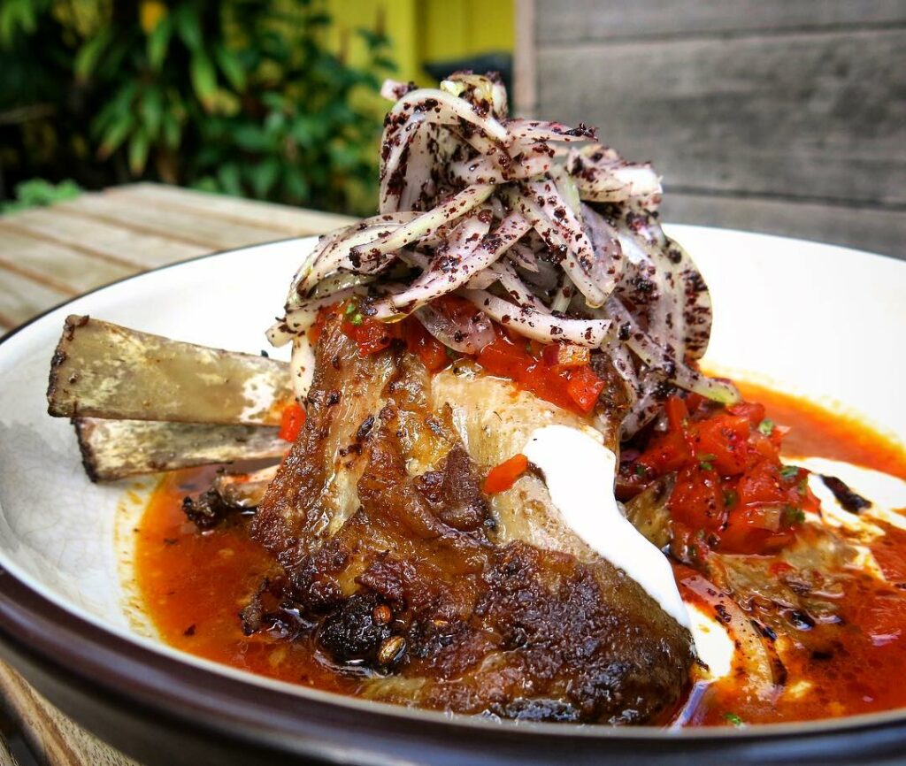 10 Communal Dining Places With Huge Sharing Portions For Group Outings ...