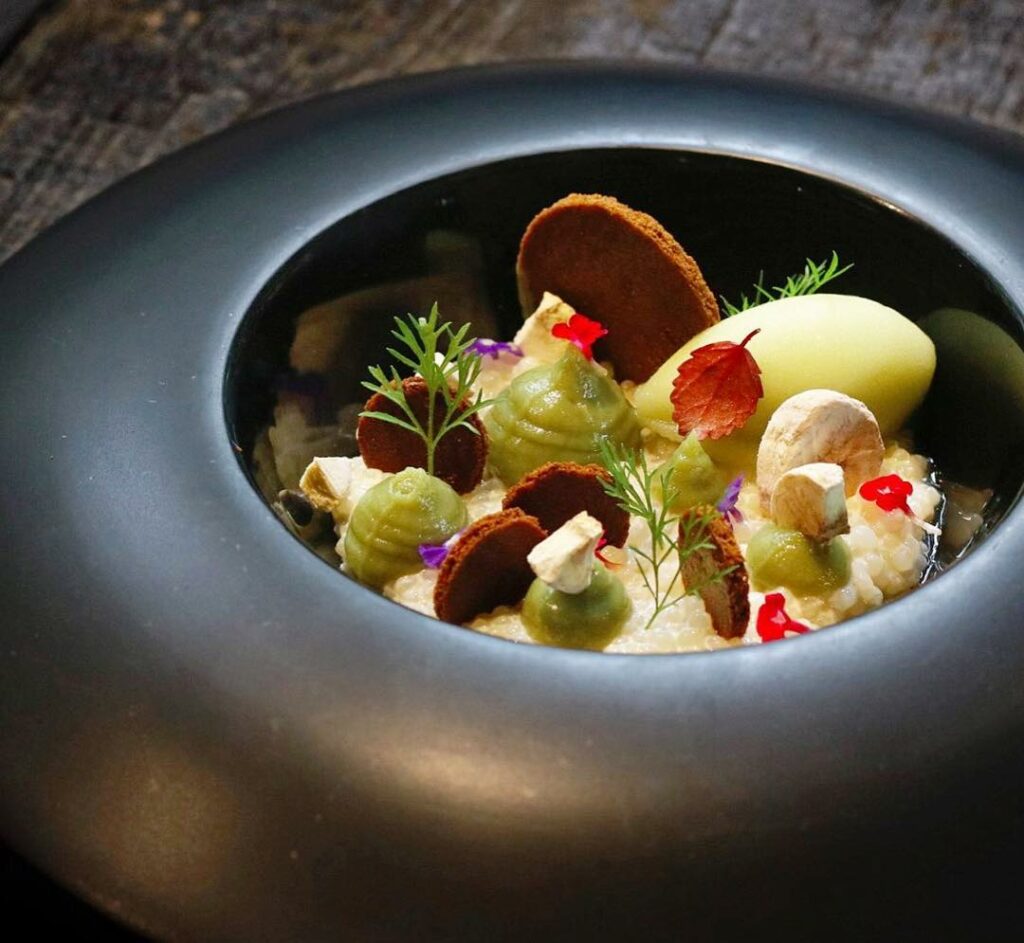 10 Floral Dishes To Surprise Your Date With Flowers In Their Plates ...