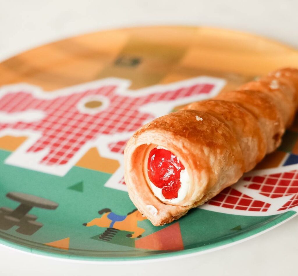 16 Traditional Bakeries In Singapore For Old-School Banana Pie, Orh Nee ...