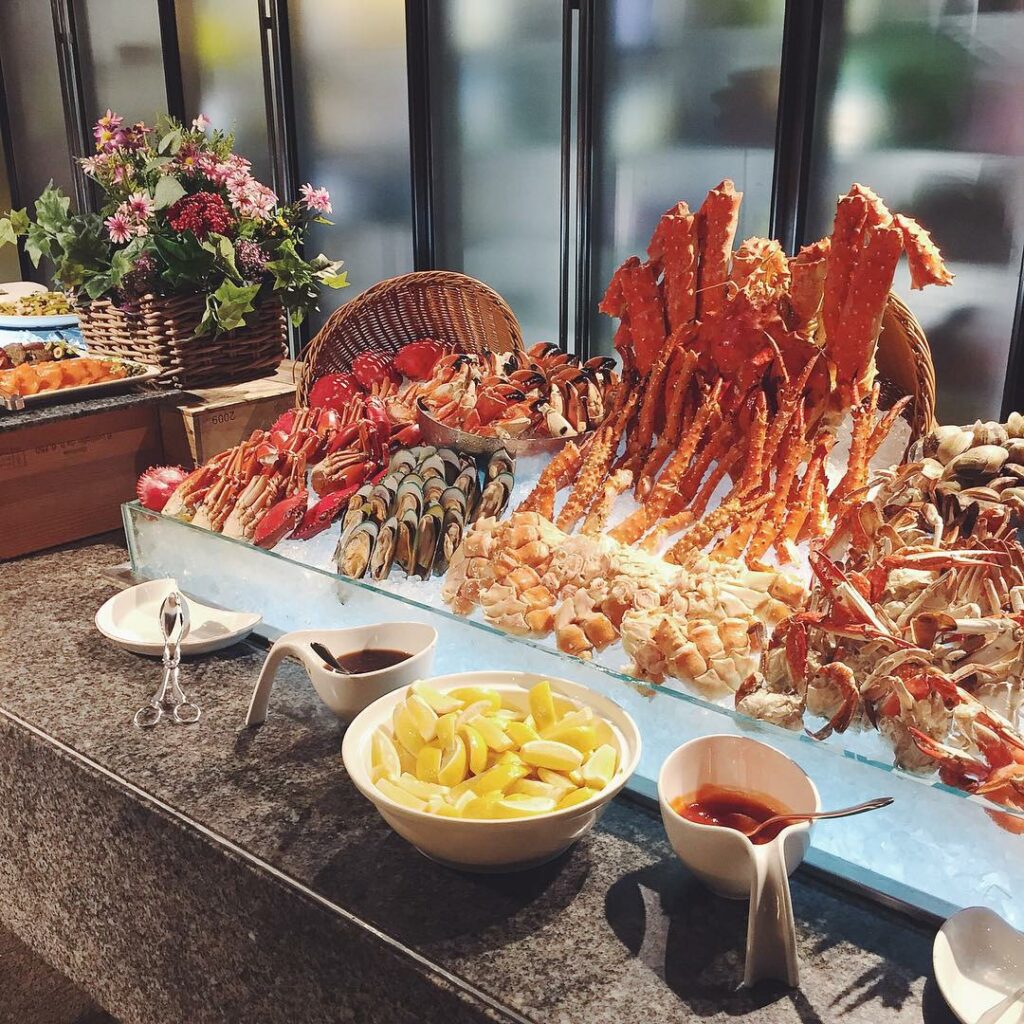 10 1-for-1 Hotel Buffets To Enter A Joint Food Coma With Your Squad ...