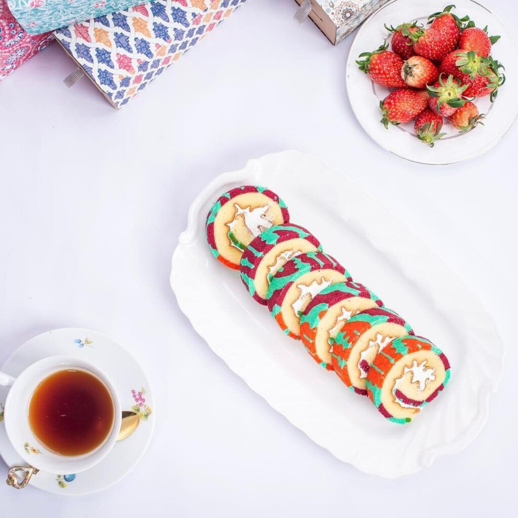 Get These Batik Roll Cakes With Nutella Buttercream From An Online ...