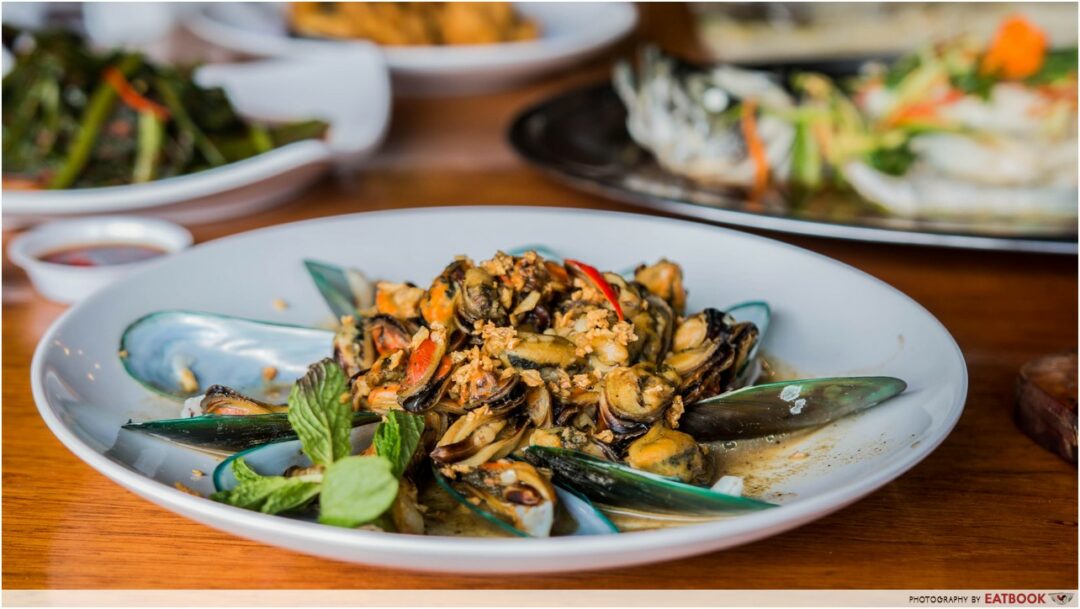 Smith Marine Review: Singapore's First Floating Seafood Restaurant In ...