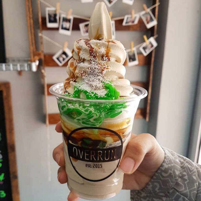 8 Halal Dessert Spots Near Bugis MRT With Insta-Worthy Desserts Below ...