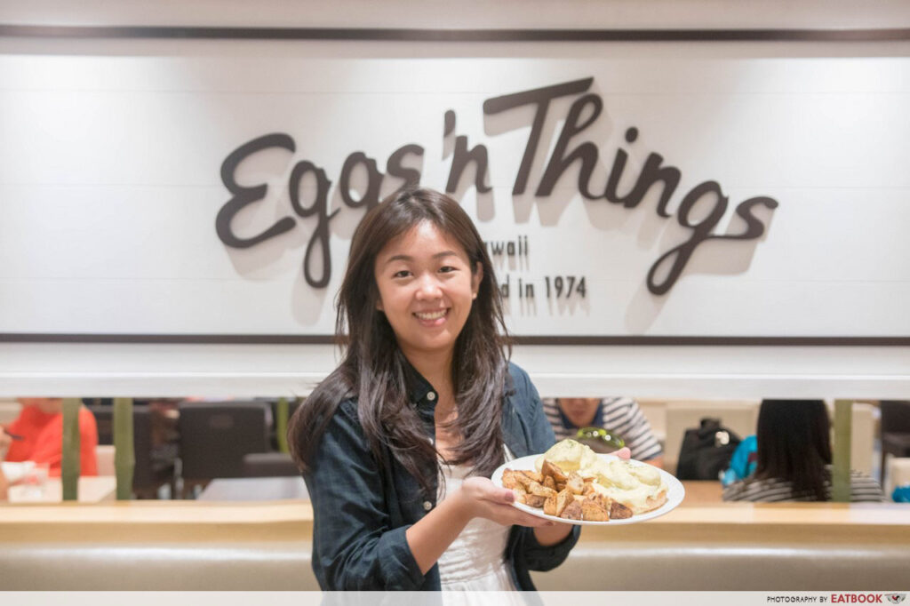 Eggs N Things Review: New Brunch Spot From Hawaii With Giant Whipped Cream Mountain On Pancakes ...