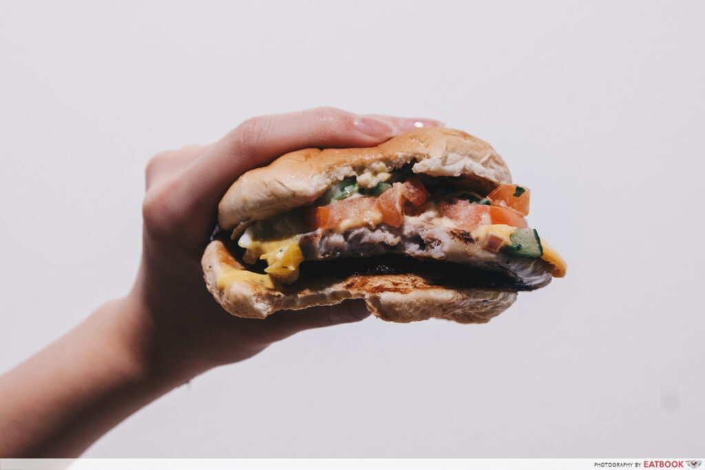 SimpleBurger Inc Review: DIY Burger Kiosk Near Chomp Chomp Offers Free ...