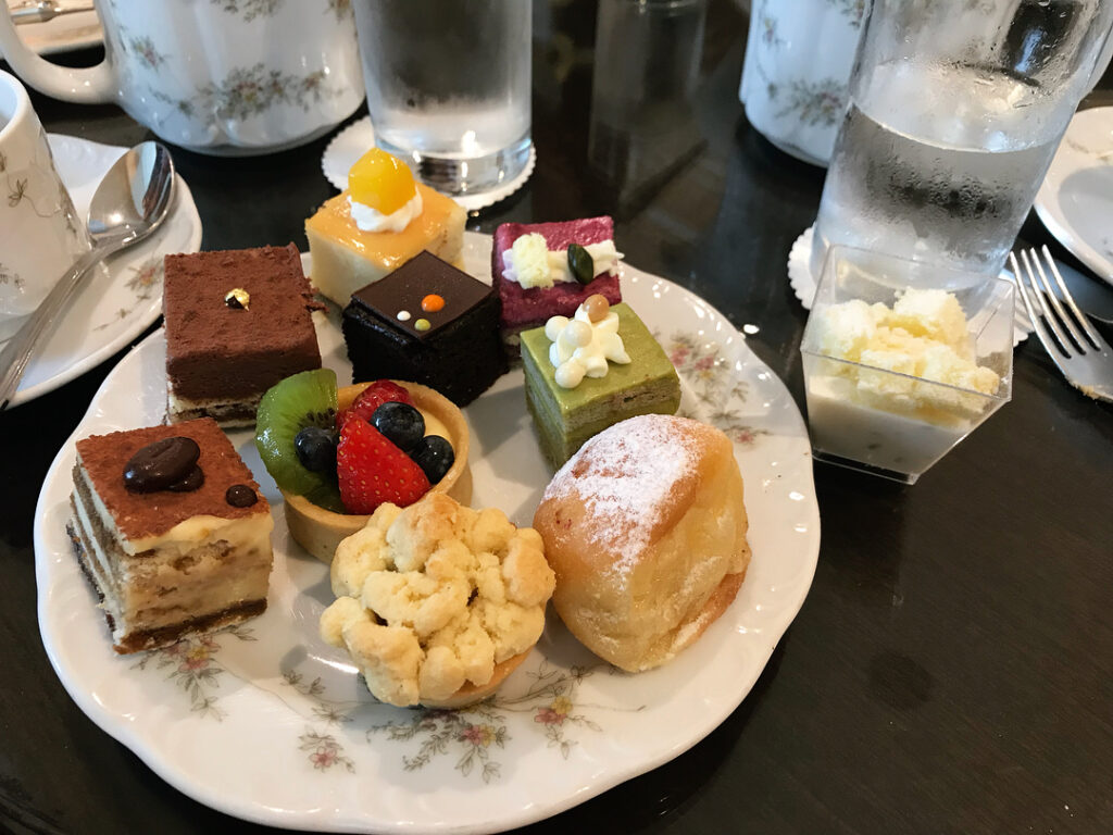 10 Best High Tea Buffets In Singapore From $21.80++ | Eatbook.sg