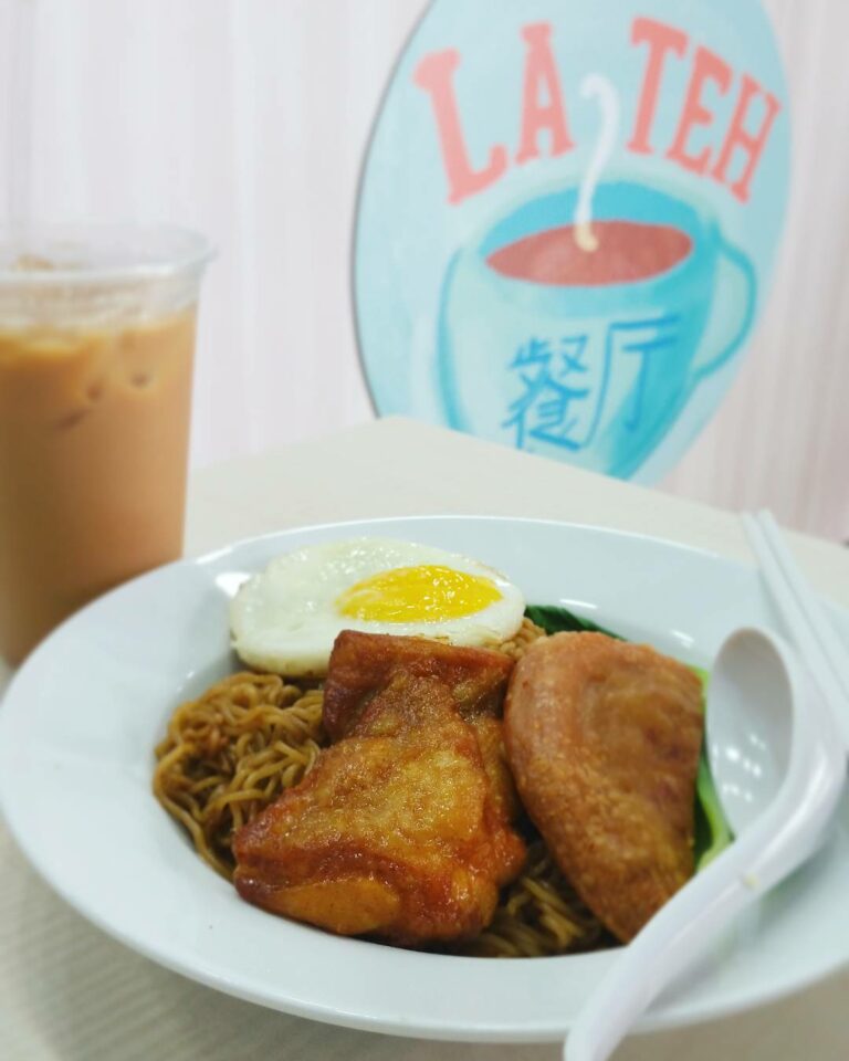 10 Tai Seng Food Places Including Acai Bowl, Halal Seafood Bucket And ...