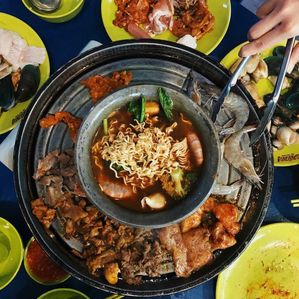 9 Halal Steamboat Places To Go All Out At Your Next Clique Dinner ...