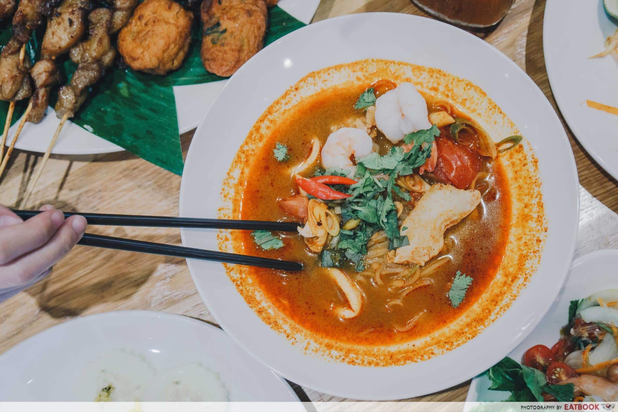 4 Restaurants That Give Free Dishes When You Dine In A Group With One ...