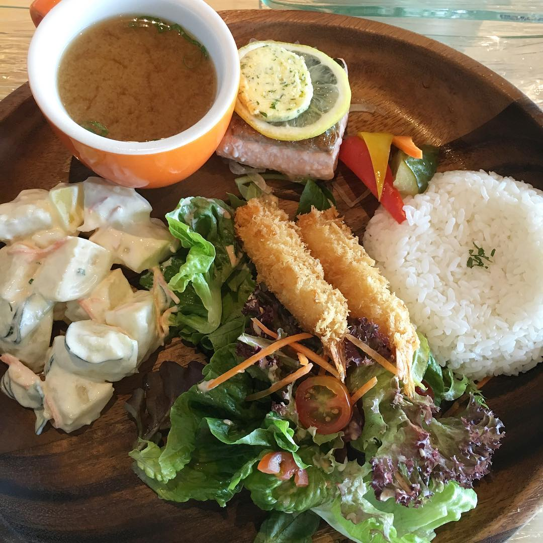 10 Stadium Food Places To Fill Yourself Up Before Your Wanna One ...