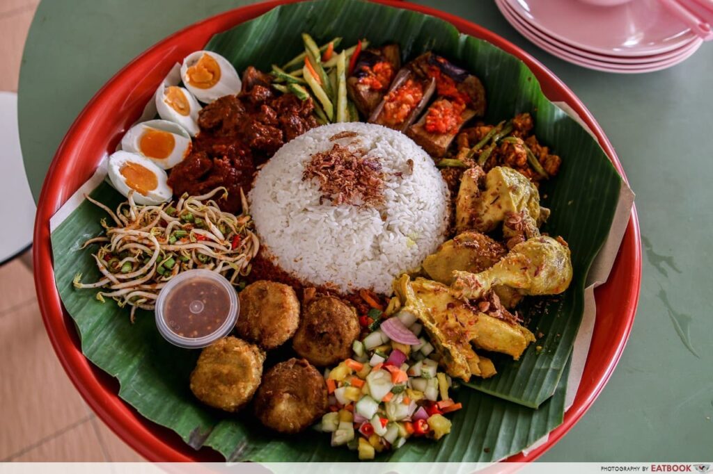 6 XXL Nasi Ambeng With Rendang And Curry Chicken For Your Next Group ...
