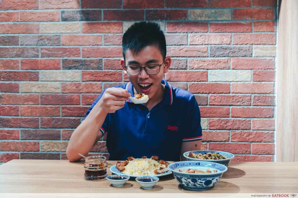 Feng Food Review: Fried Rice Pork Chop And Chilli Oil Wanton At Yishun ...