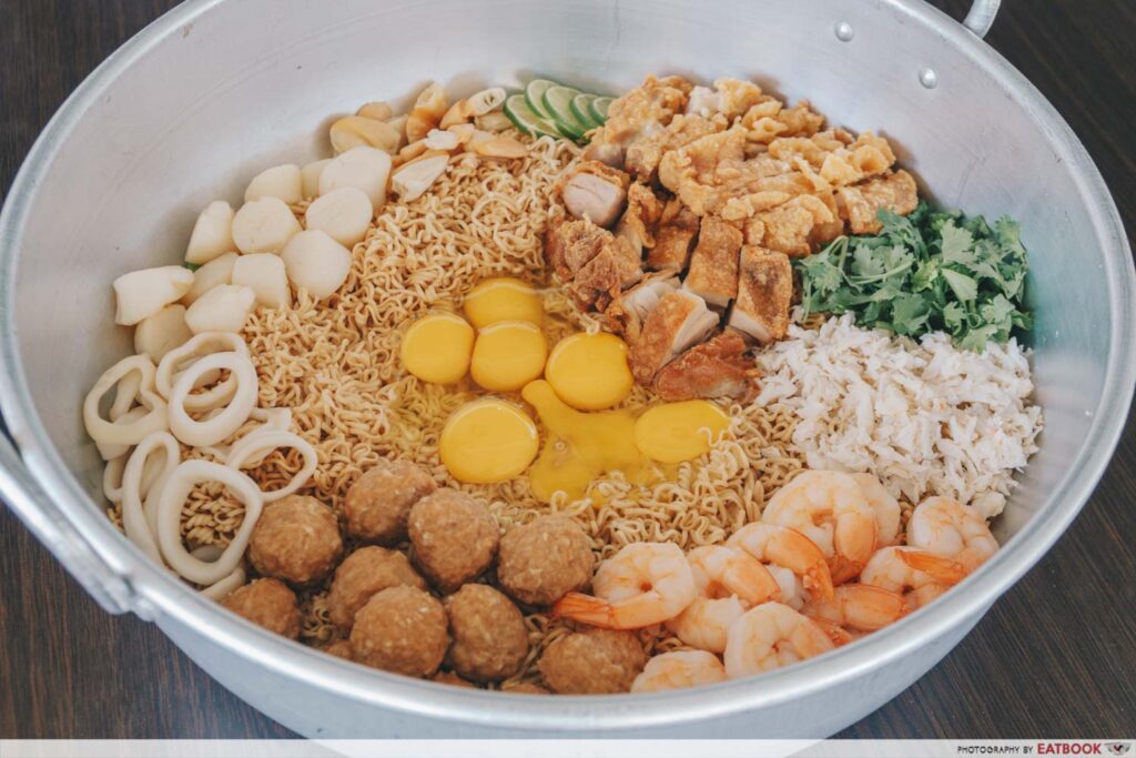 Flying Wok Review: Halal XXL Tom Yum Seafood Hot Pot For 10 Hungry ...