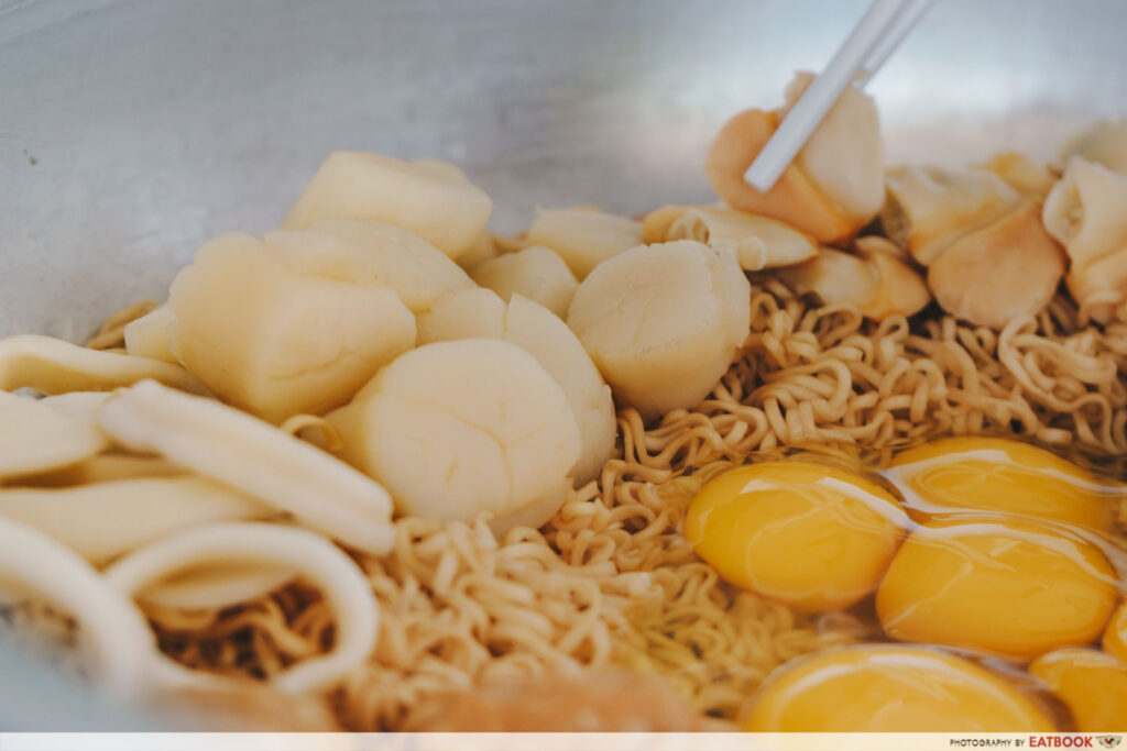 Flying Wok Review: Halal XXL Tom Yum Seafood Hot Pot For 10 Hungry ...