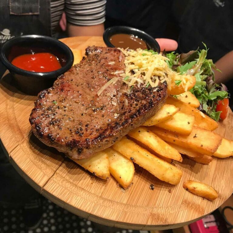 10 Haji Lane Food Gems For Giant Burgers, Butterbeer, and Nutella ...