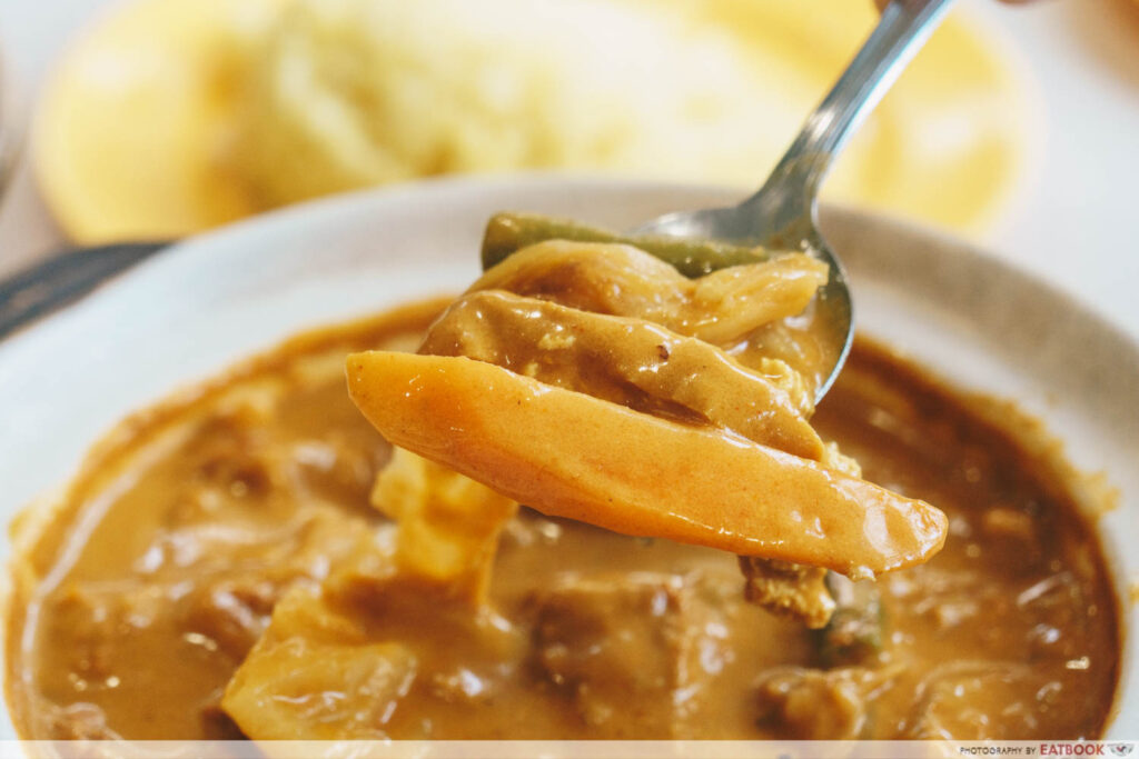 Hock Shun Traditional Homemade Curry Review: Old-School Claypot Chicken ...