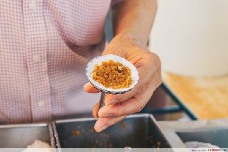 Bendemeer Tutu Kueh: Hidden Tutu Kueh Stall By A 67-Year-Old With Over ...