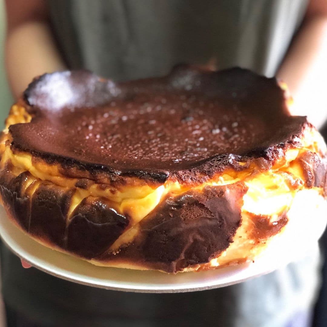 7 Burnt Cheesecake For An Oozy, Flowy Basque Cheesecake Experience ...