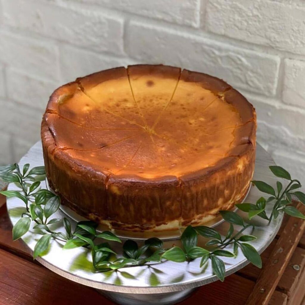 7 Burnt Cheesecake For An Oozy, Flowy Basque Cheesecake Experience ...
