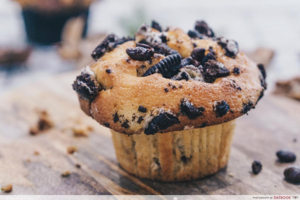 AJ Delights Review: Freshly Baked Apple Streusel And Green Tea Muffins ...