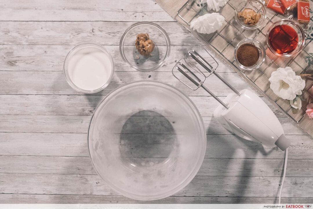 Dalgona Speculoos Milk Recipe: Non-Caffeinated Take On The Viral Korean ...