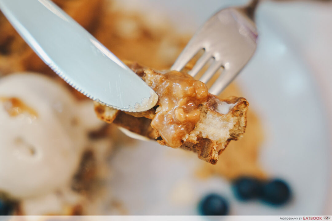 MADLYGOOD Review: New Cafe With Cream Cheese Gelato And Peanut Butter ...