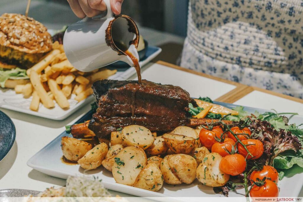 Little Farms Café Review: Hidden Cafe In A Supermarket With XXL Avocado ...