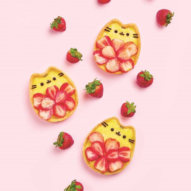 This New Pusheen Cookbook Lets You Bake Cute Treats At Home