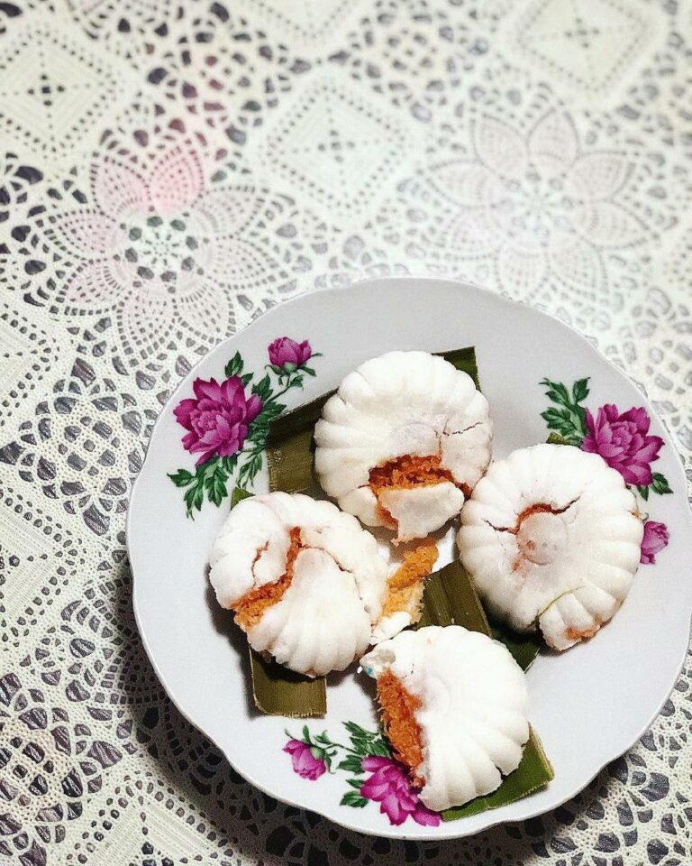 ChubTuTu: Famous Pasar Malam Kueh Tutu Stall Opens Outlet In Yishun ...