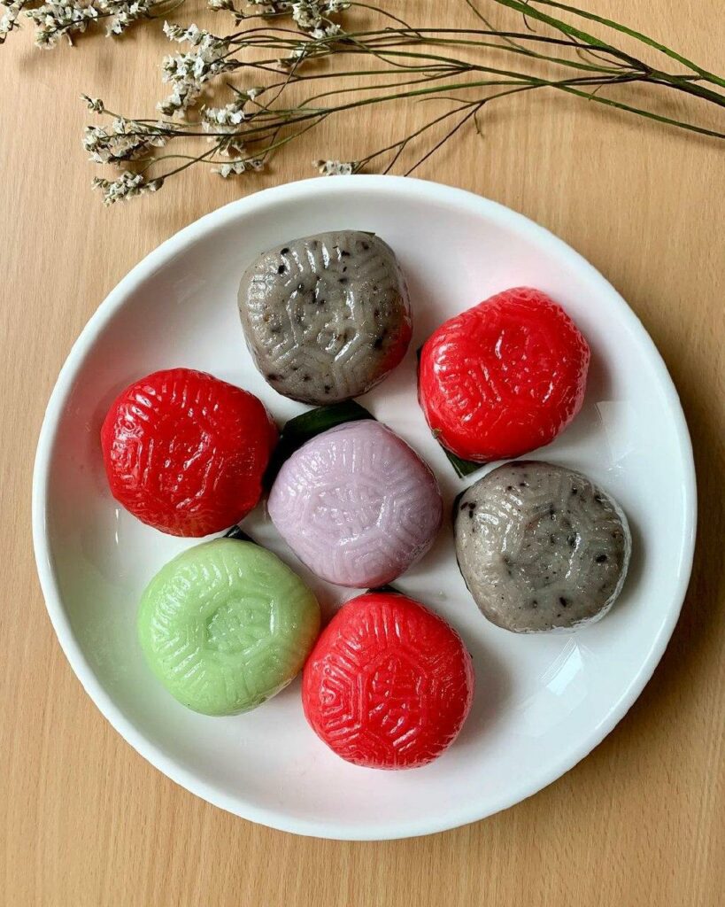 Poh Cheu Kitchen Sells Handmade Ang Ku Kueh In 12 Flavours, Including ...