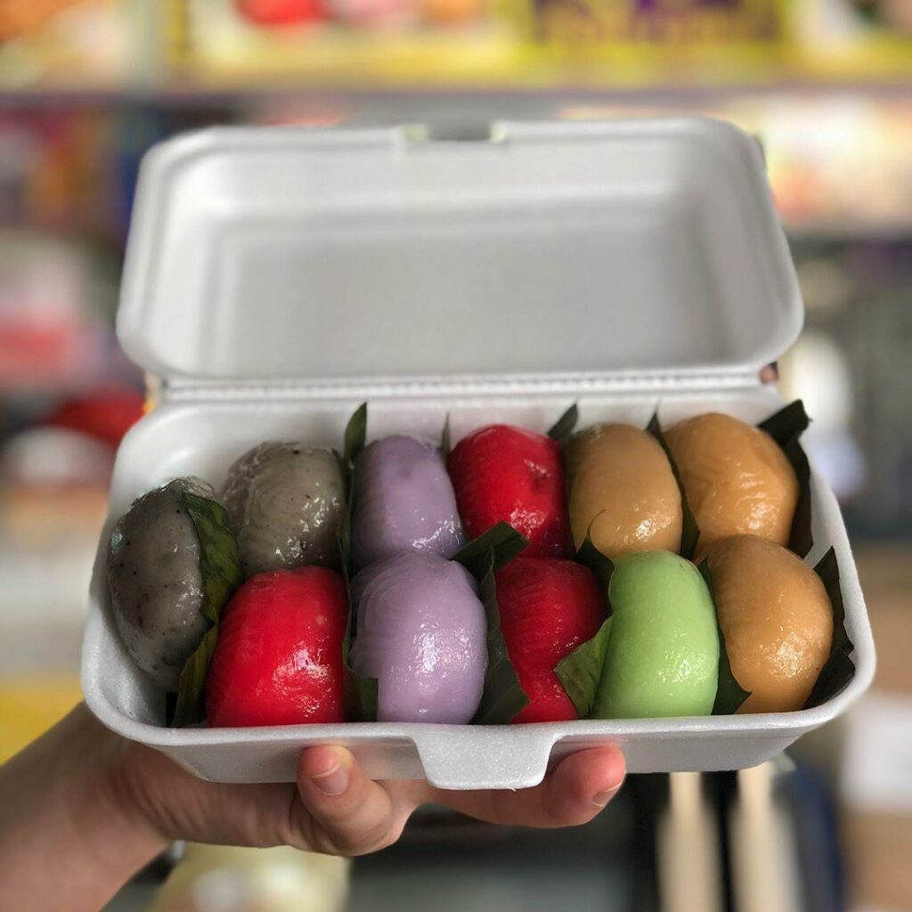 Poh Cheu Kitchen Sells Handmade Ang Ku Kueh In 12 Flavours, Including ...