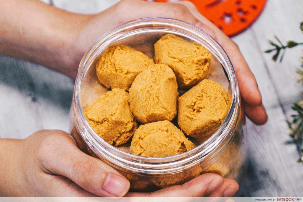 Mdm Ling Bakery Has Over 25 CNY Cookie Flavours, Including Molten ...
