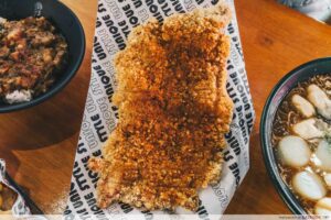 Emo Snacks Review: Taiwanese XXXL Chicken Chop And Abalone Mee Sua At ...