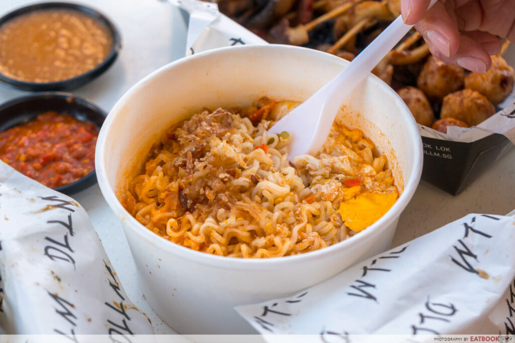 DLLM Lok Lok Review: Lok Lok Stall With $1 Skewers And Salted Egg Sauce ...