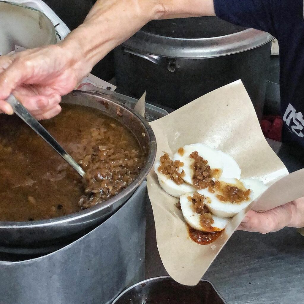 8 Chwee Kueh Stalls In Singapore To Try, Including XXL Chwee Kueh And A ...