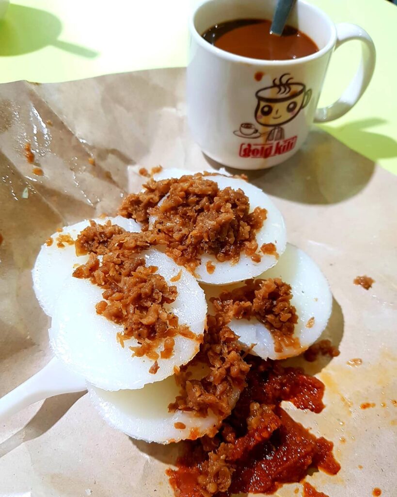 8 Chwee Kueh Stalls In Singapore To Try, Including XXL Chwee Kueh And A ...