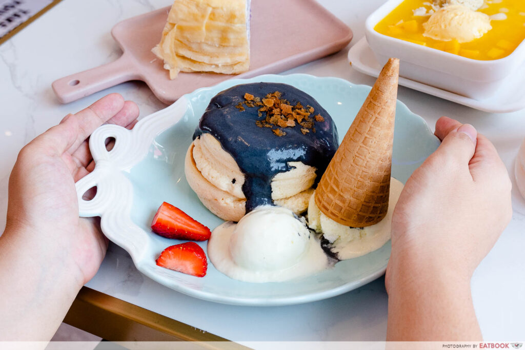 Smile Dessert Review: Pink Cafe With Black Sesame Souffle Pancakes And ...