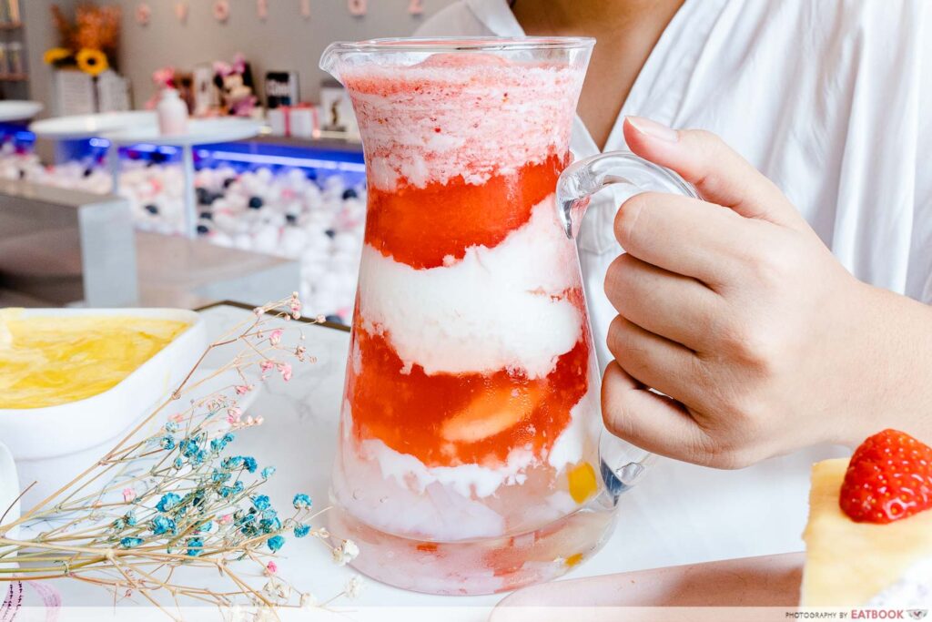 Smile Dessert Review: Pink Cafe With Black Sesame Souffle Pancakes And ...