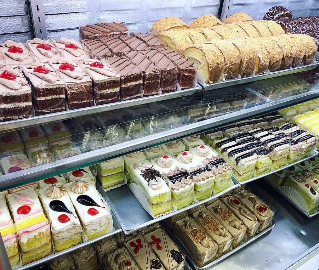 L.W. Cake Shop Has Old-School Buttercream Cakes In Different Flavours ...