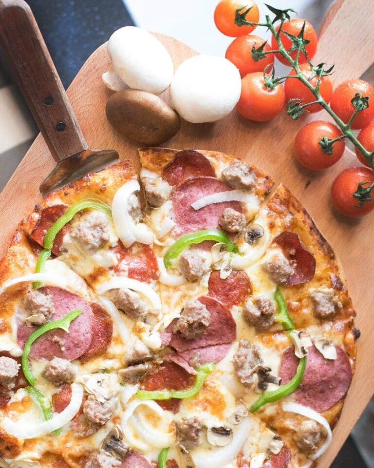 Shakey’s Pizza Opens Its First Outlet In Lucky Plaza, Bringing Famous ...