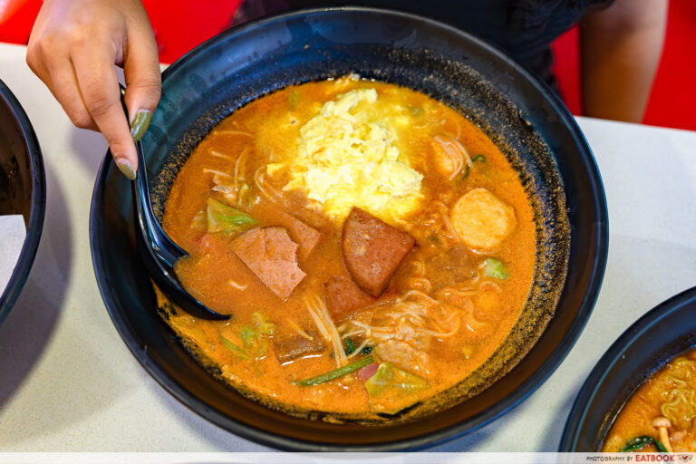 A Hot Hideout Review: Popular Mala Chain Opens At Junction 10 | Eatbook.sg