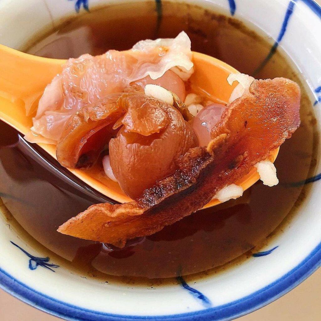 Xi Le Ting: Ah Ma Sells $1 Chinese Desserts Such As Green Bean Soup And ...