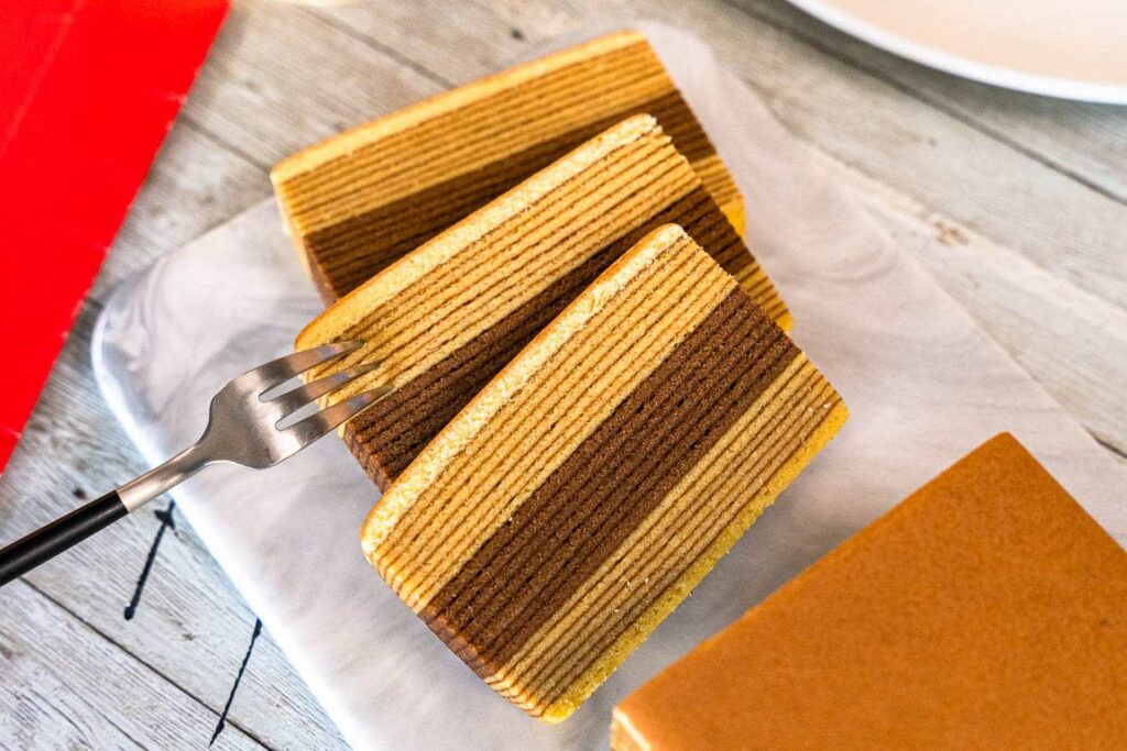 Deli-Indo Has 8 Kueh Lapis Flavours Including Durian And Mocha, Crunchy ...