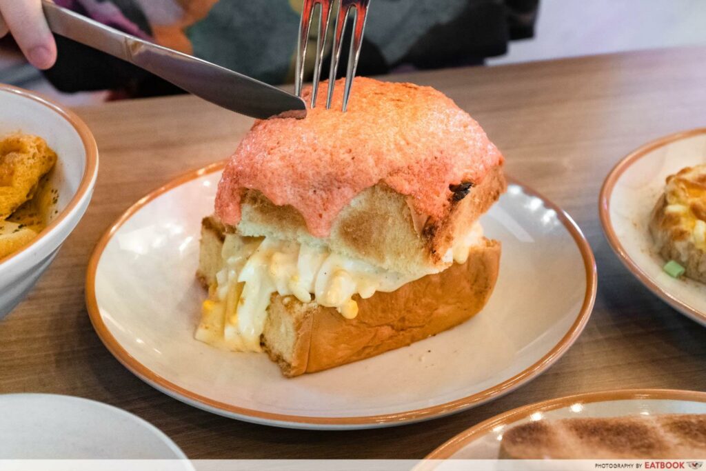 KAAAKIS: This Halal Eatery In Pasir Ris Has SG’s First Volcano Buns ...