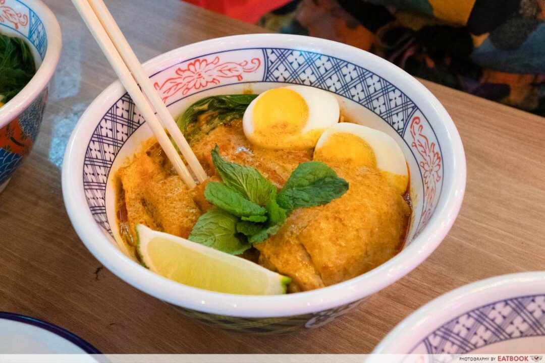 KAAAKIS: This Halal Eatery In Pasir Ris Has SG’s First Volcano Buns ...