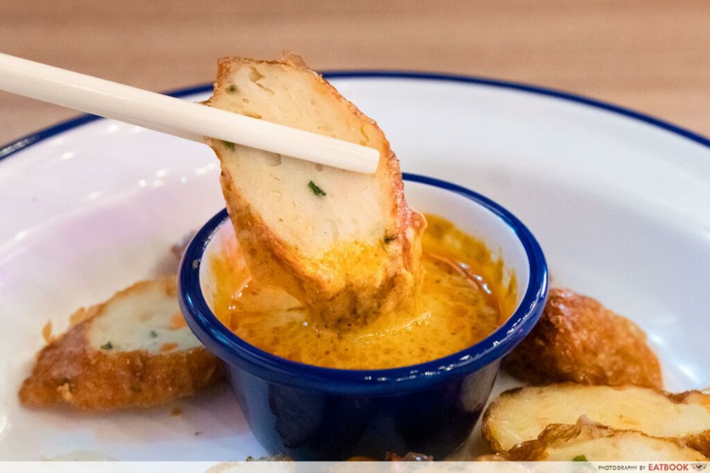 KAAAKIS: This Halal Eatery In Pasir Ris Has SG’s First Volcano Buns ...