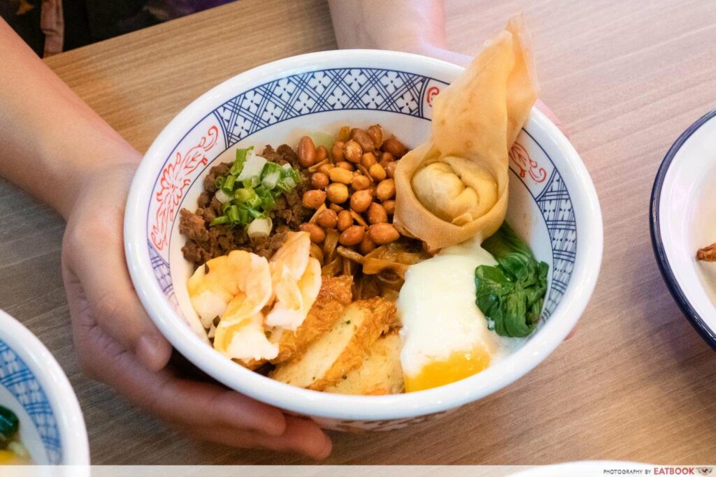 KAAAKIS: This Halal Eatery In Pasir Ris Has SG’s First Volcano Buns ...